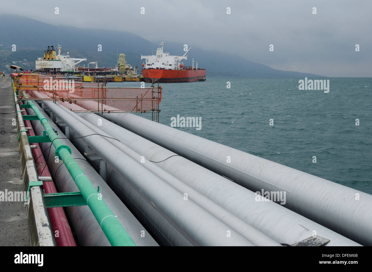 Pipe transport hi-res stock photography and images - Alamy