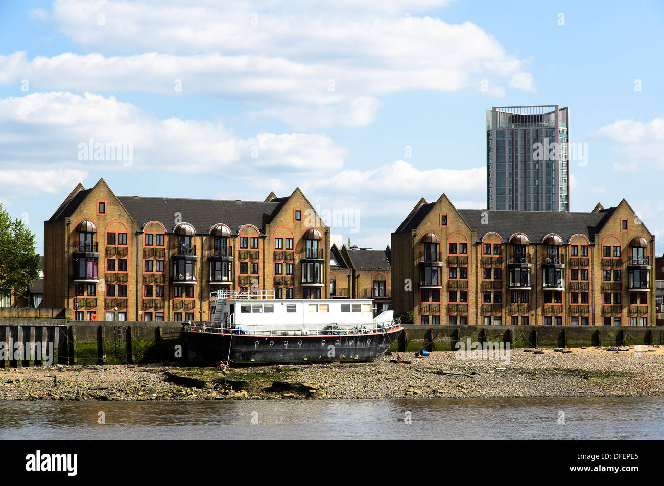 Residential building along the Thames - London, England Stock Photo - Alamy
