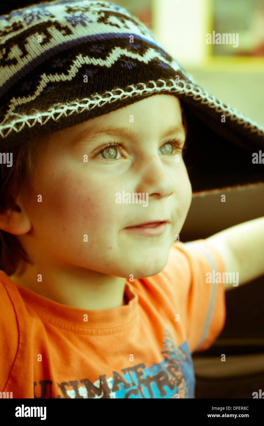 Cute boy wearing a hat Stock Photo - Alamy
