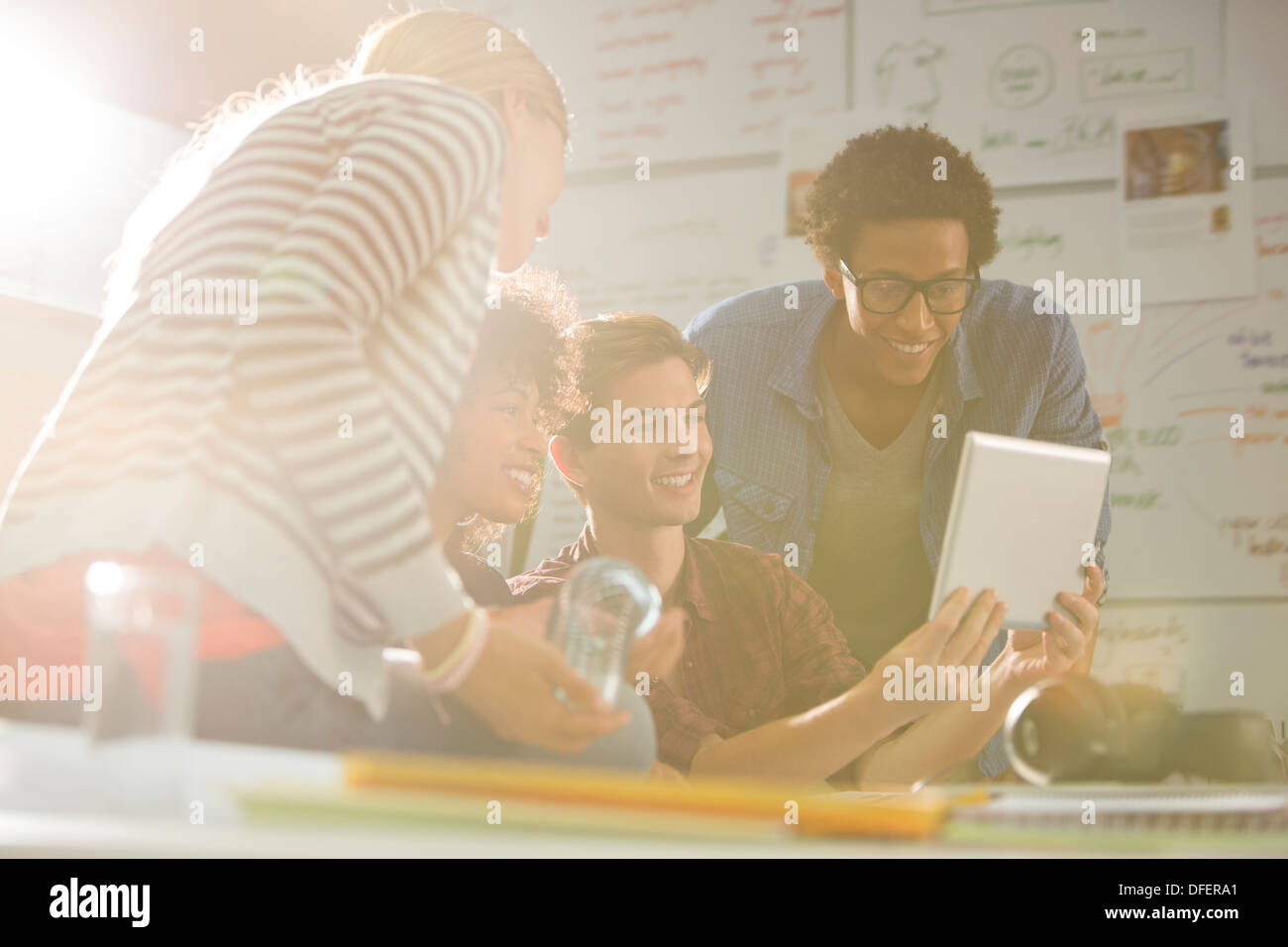 Casual meeting tablet hi-res stock photography and images - Alamy