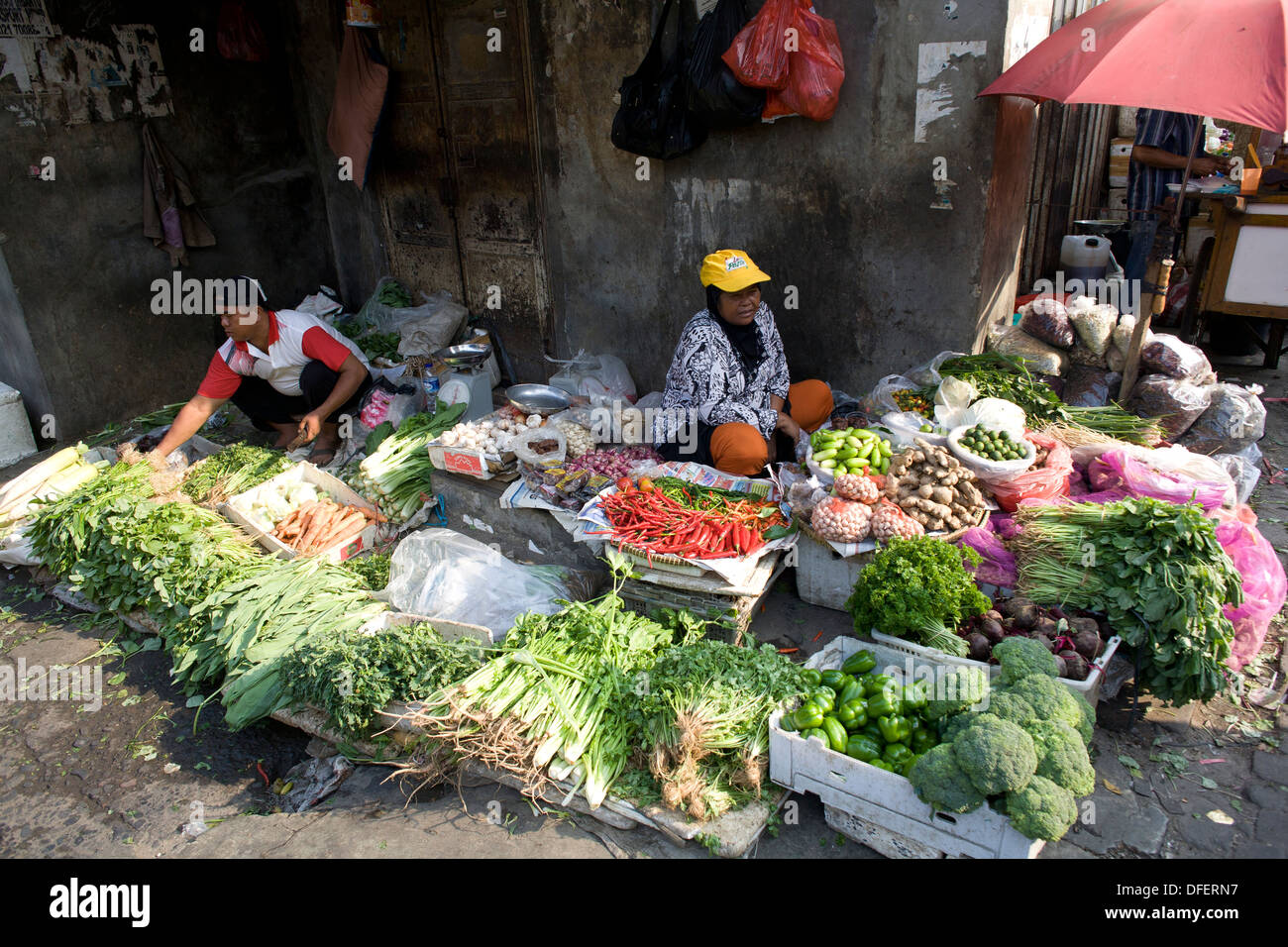 Vegetable vendors hi-res stock photography and images - Alamy