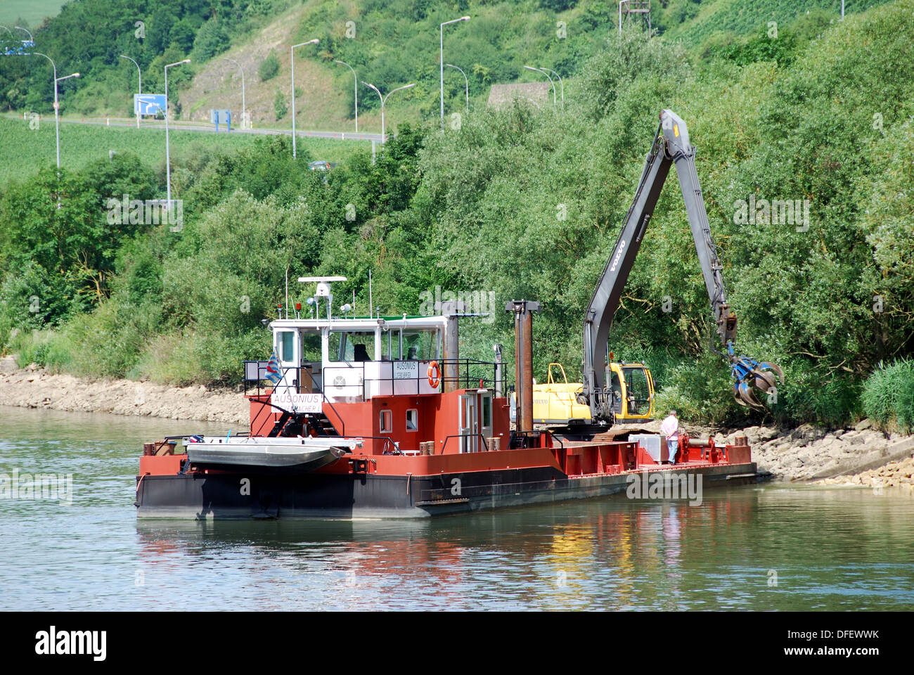 Reinforcing the bank of the River Mosel/Moselle near Konz, Germany ...