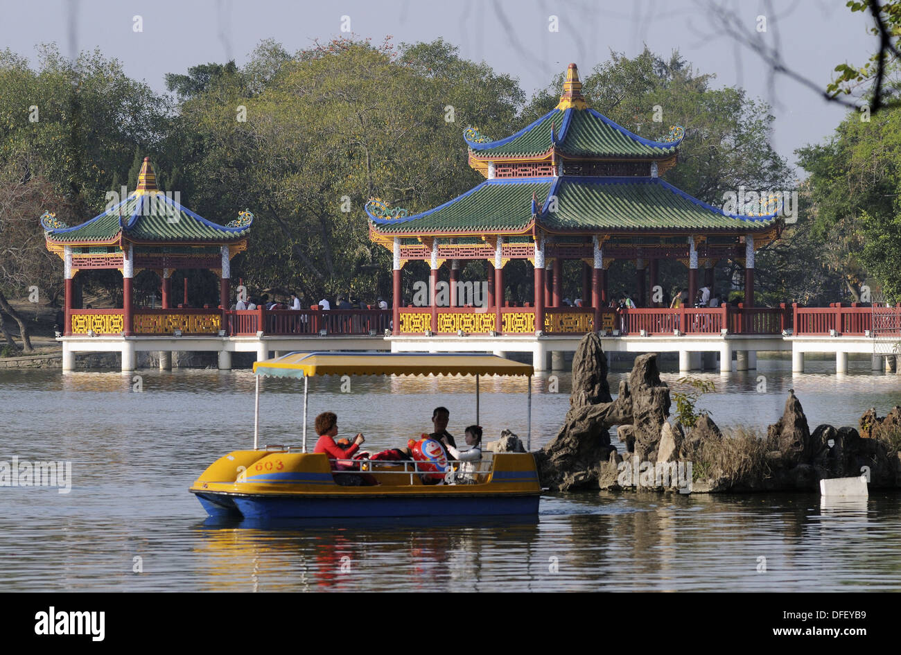 Shantou with people hi-res stock photography and images - Alamy