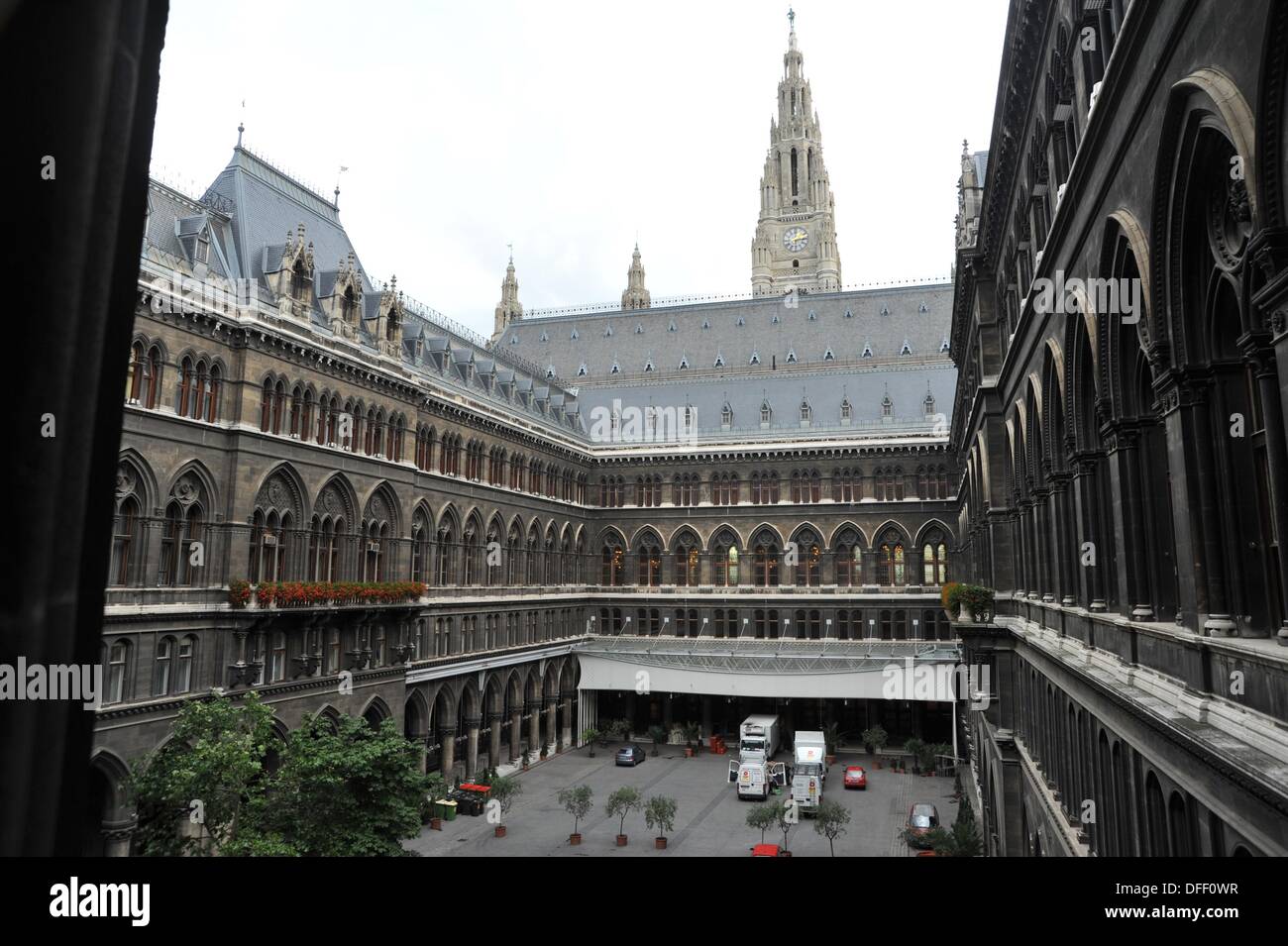 Neues Rathaus Vienna Stock Photos & Neues Rathaus Vienna Stock Images ...