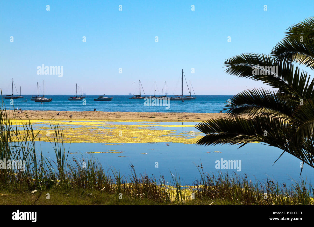 Coastal scenery with sailboats hi-res stock photography and images - Alamy