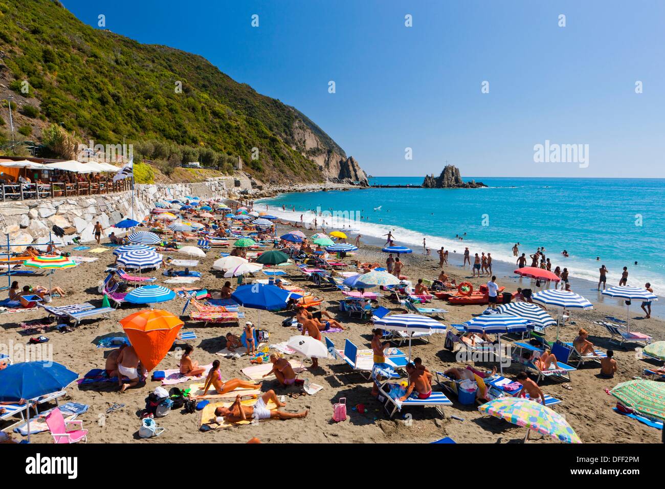 Sunbathers on the beach at Riva Trigoso, Province of Genoa, Liguria ...