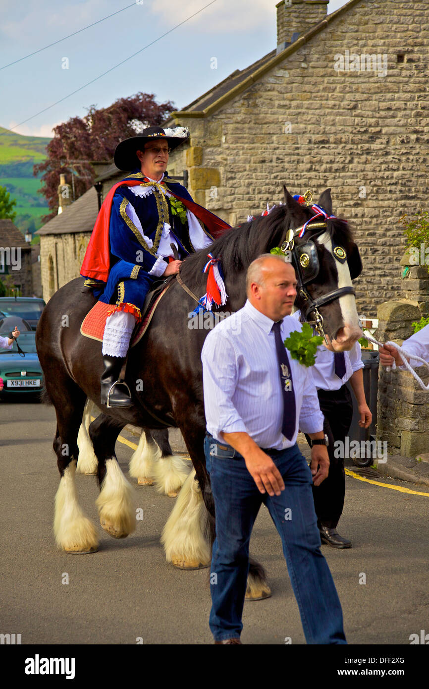 Garland king castleton derbyshire hi-res stock photography and images ...