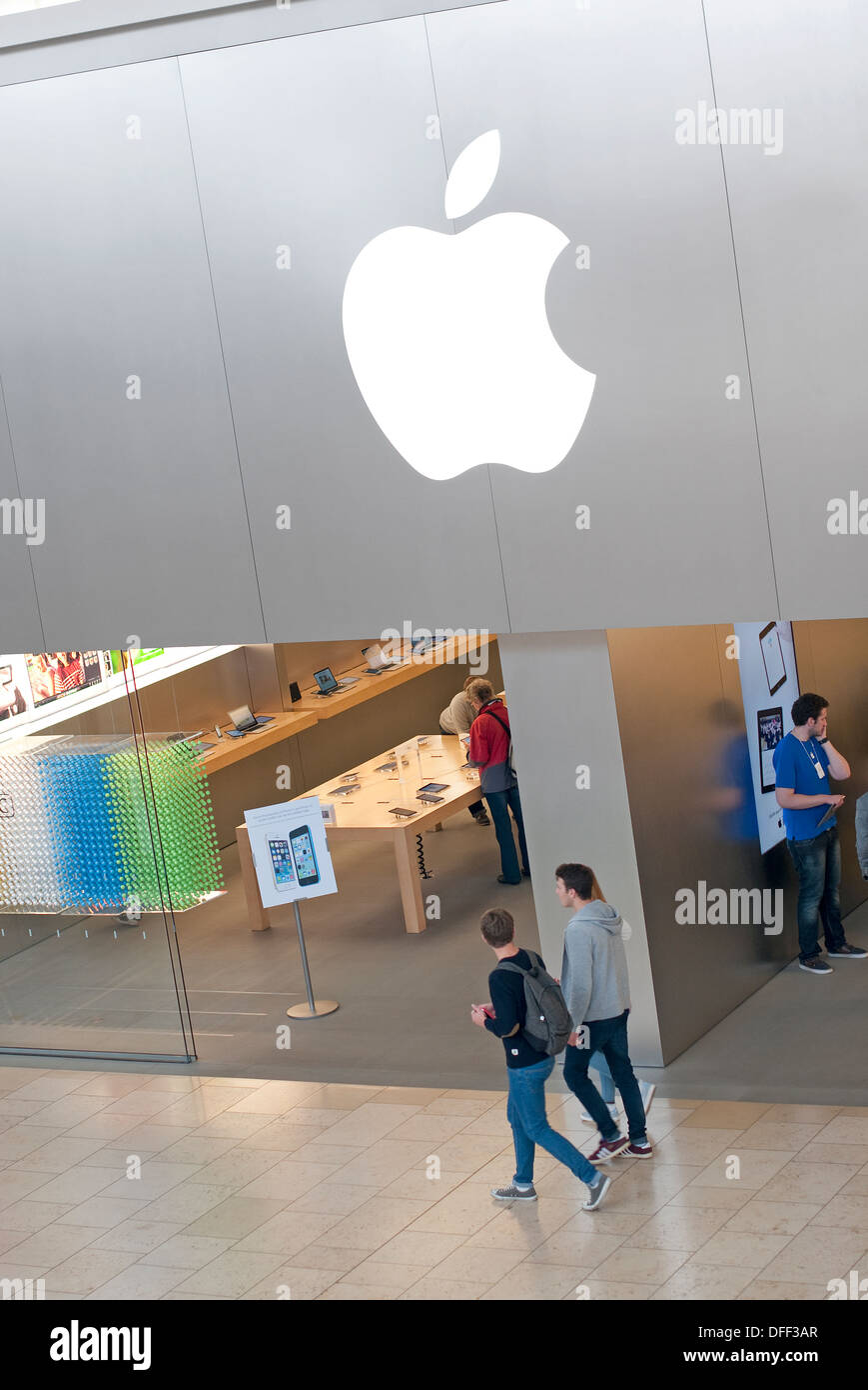 British computer brands hi-res stock photography and images - Alamy