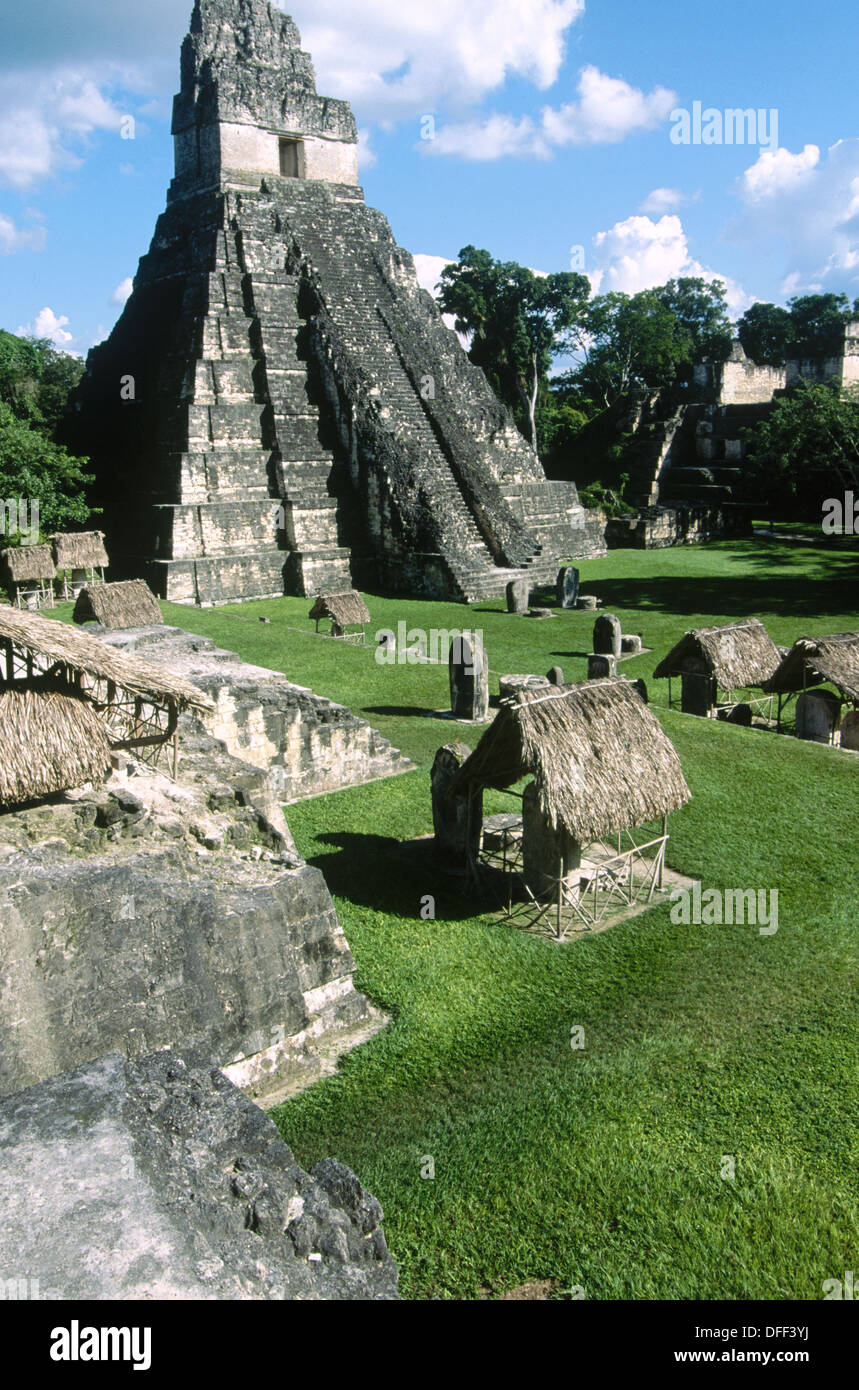 Temple giant jaguar vertical hi-res stock photography and images - Alamy