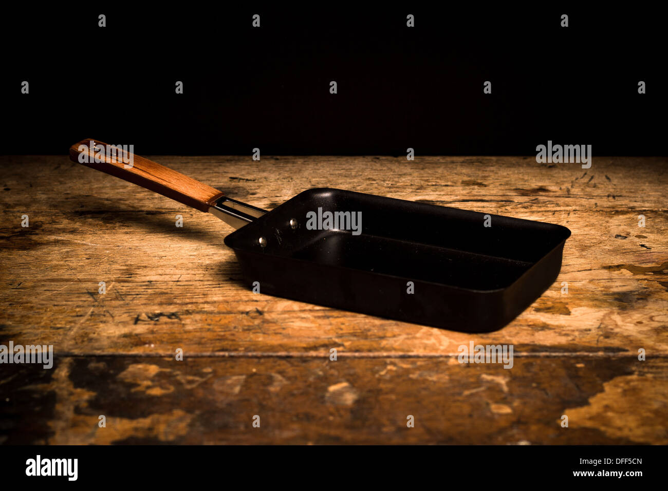 Japanese omelet pan hi-res stock photography and images - Alamy