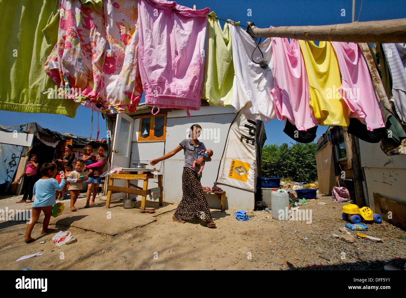 Poverty in madrid hi-res stock photography and images - Alamy