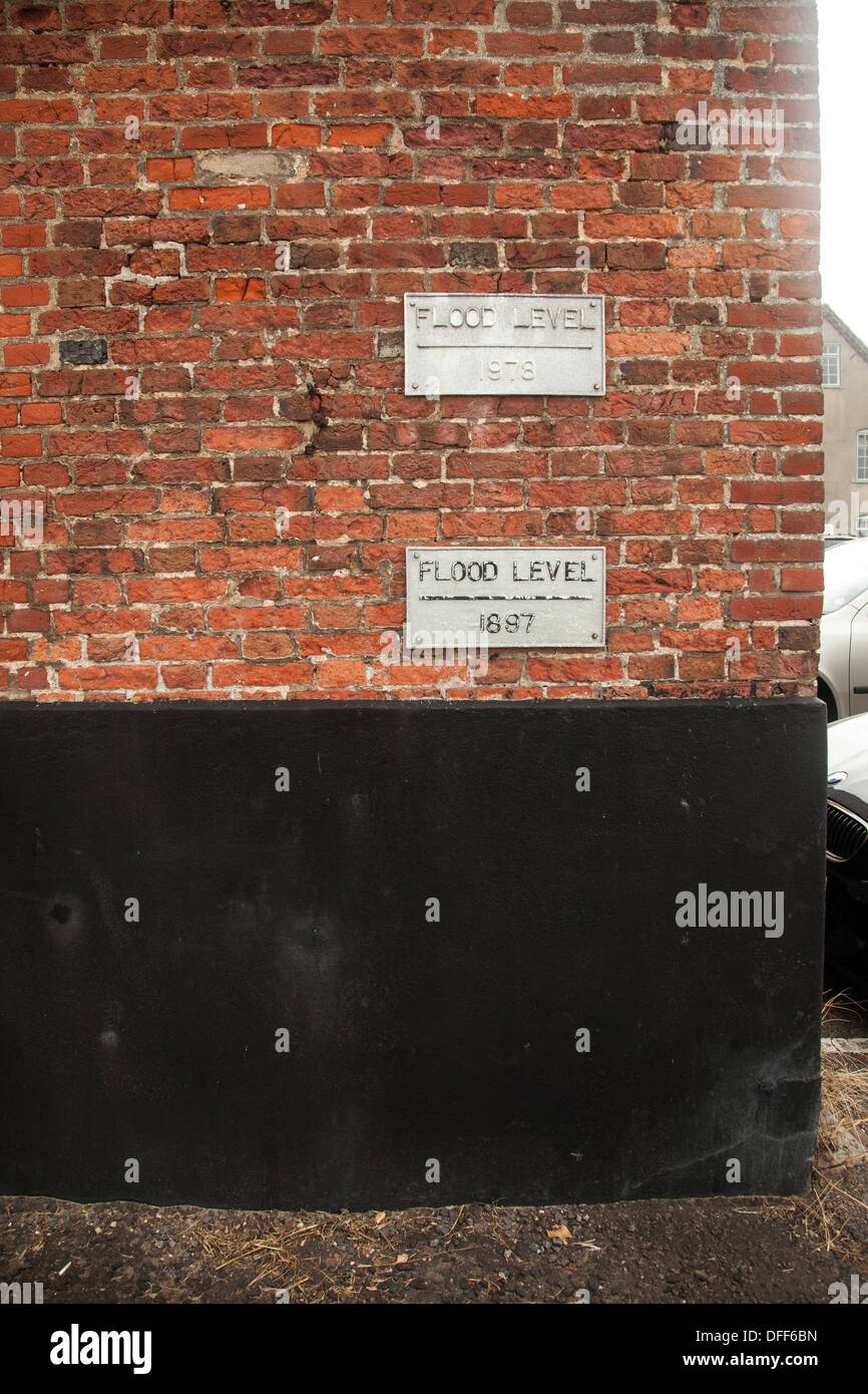 Flood level markers hi-res stock photography and images - Alamy