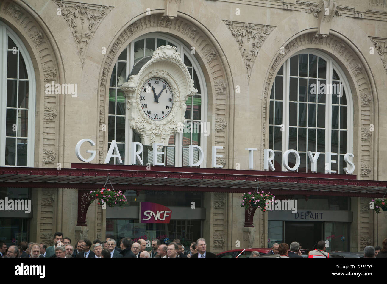 Troyes railway station in France Stock Photo - Alamy