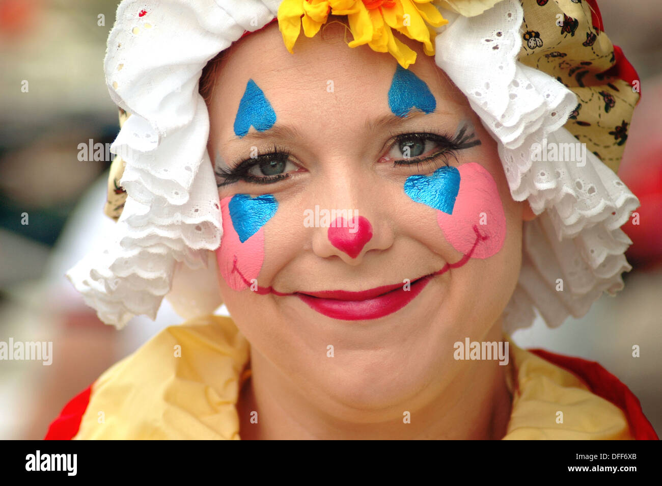 Clown with heart hi-res stock photography and images - Alamy
