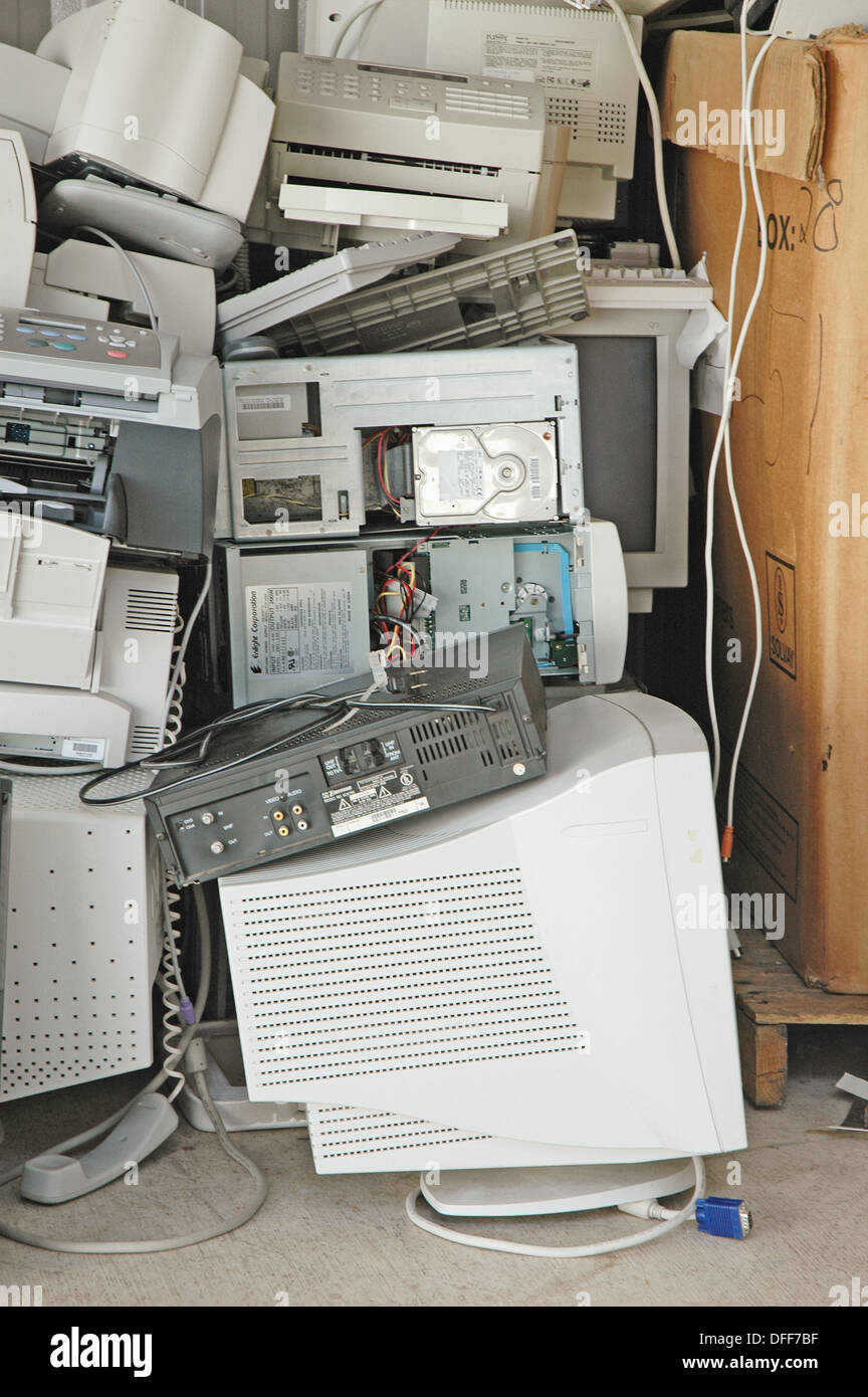 Stealing store hi-res stock photography and images - Alamy