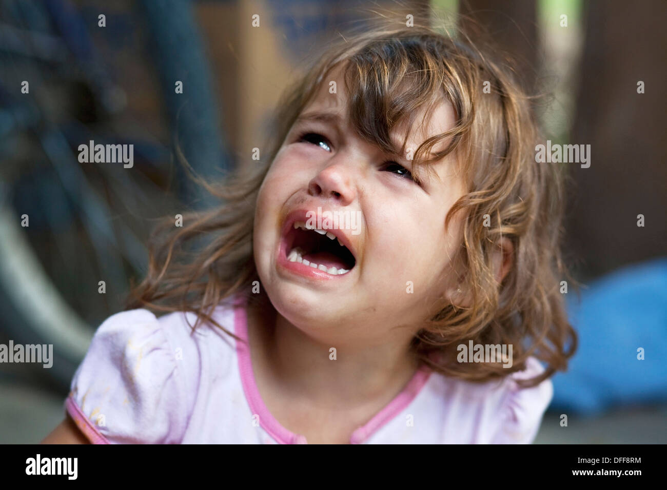 Cry 3 girl hi-res stock photography and images - Alamy