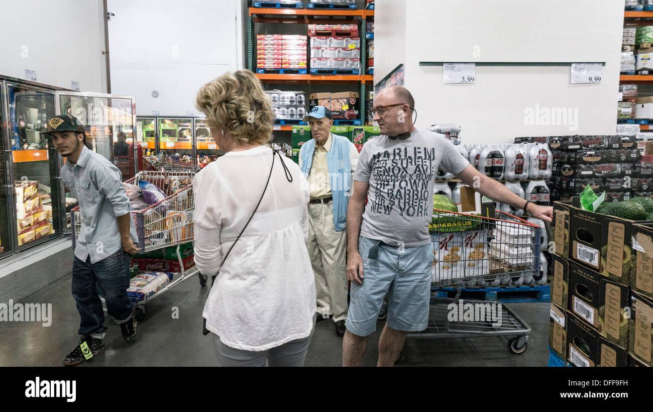 Costco store spanish harlem new york city hi-res stock photography and ...
