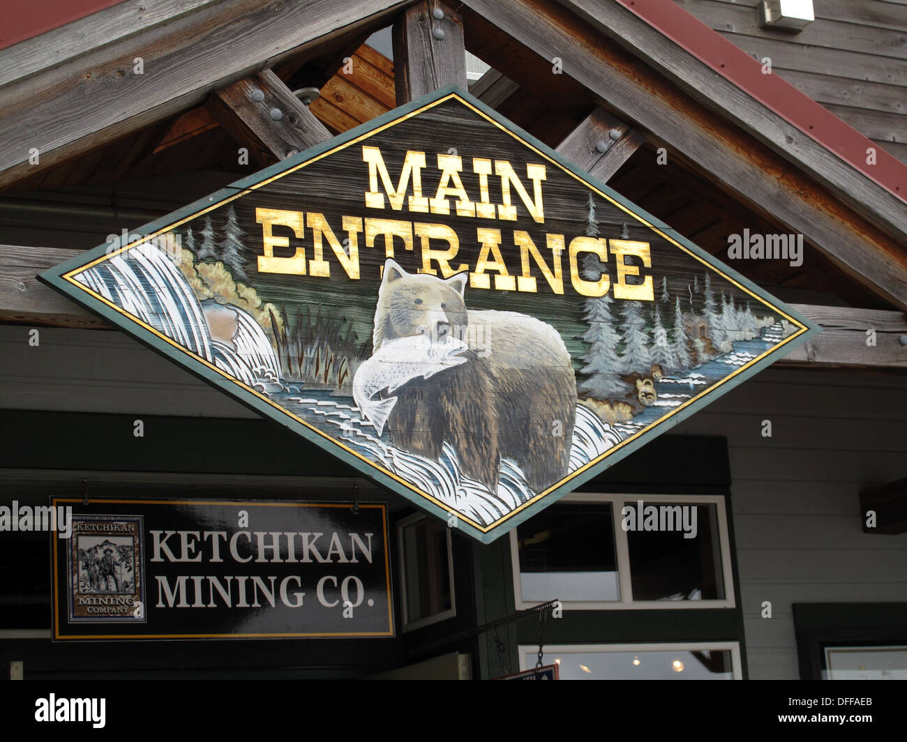 Ketchikan bear hi-res stock photography and images - Alamy