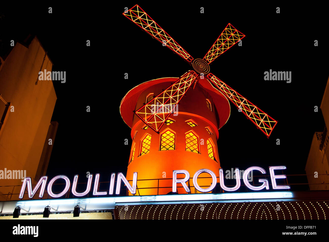 Moulin rouge in paris hi-res stock photography and images - Alamy