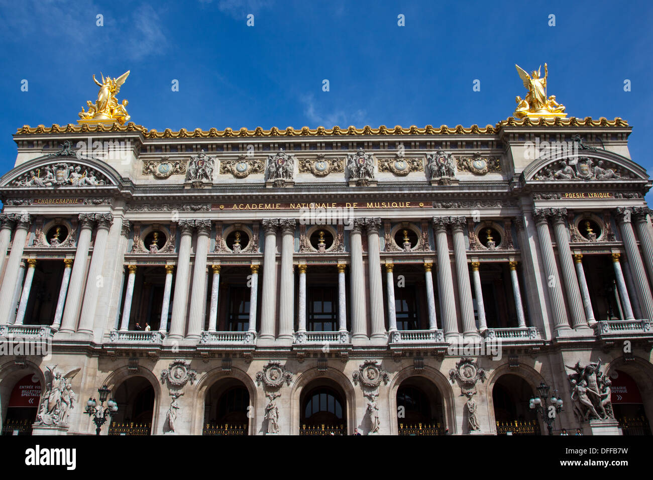 Exterior paris opera house palais hi-res stock photography and images ...