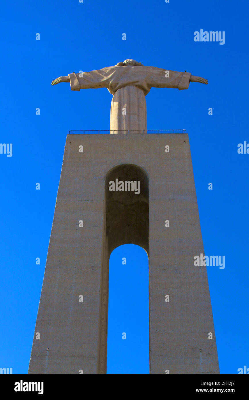 Statue cristo rei hi-res stock photography and images - Alamy