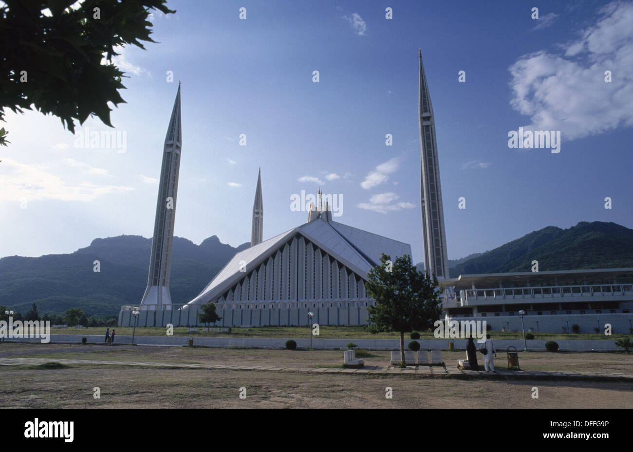 Islamabad shah faisal mosque hi-res stock photography and images - Alamy