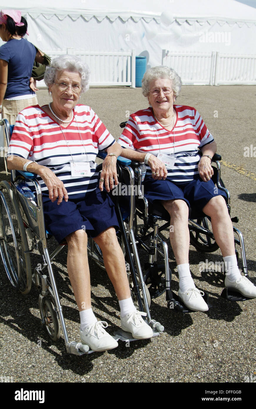 Elderly twins laughing hi-res stock photography and images - Alamy