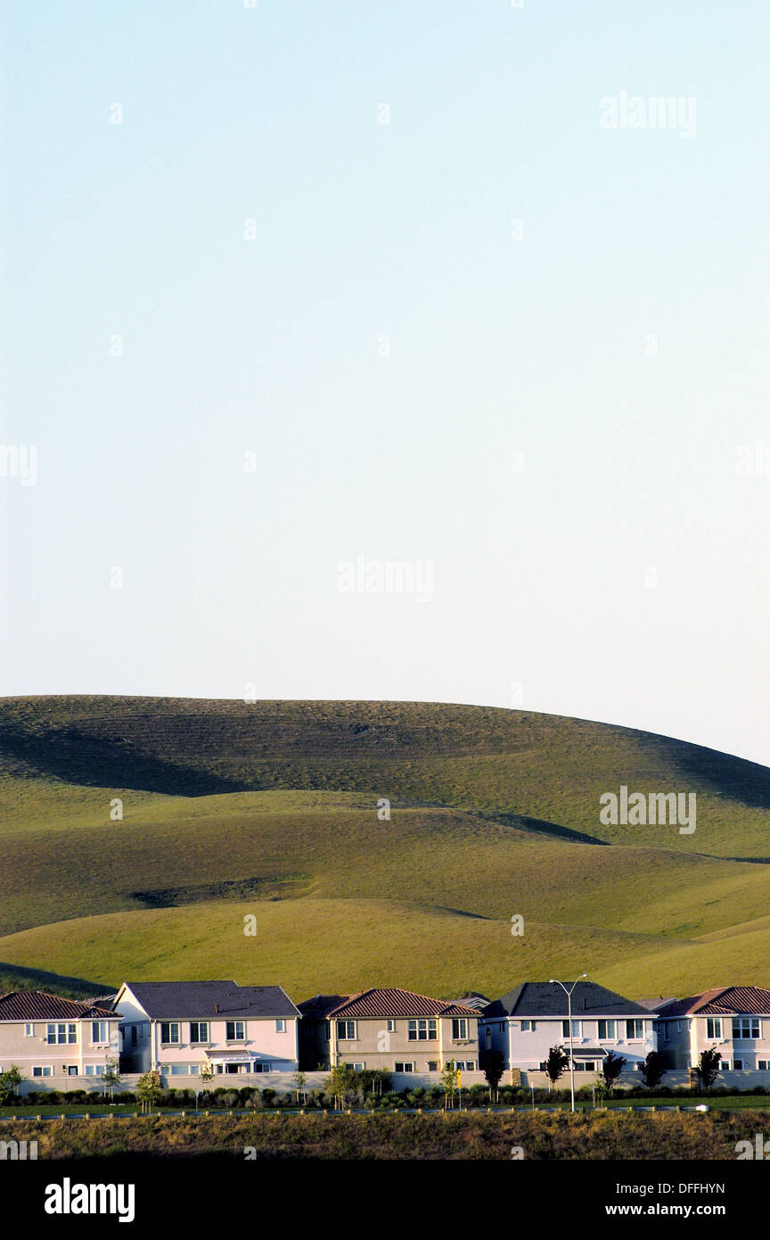 Tract homes hi-res stock photography and images - Alamy