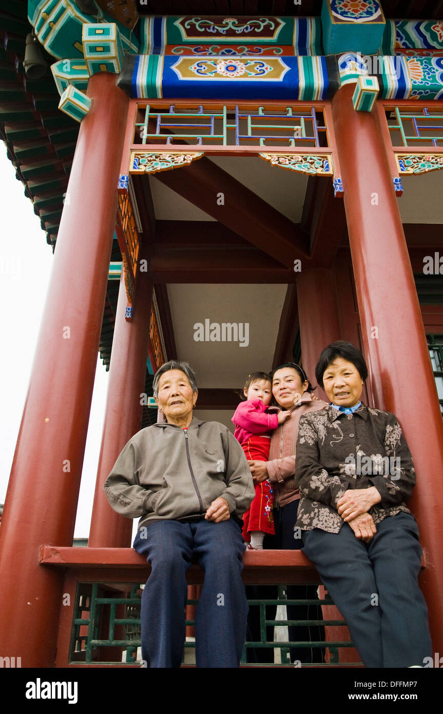 China family generations hi-res stock photography and images - Alamy