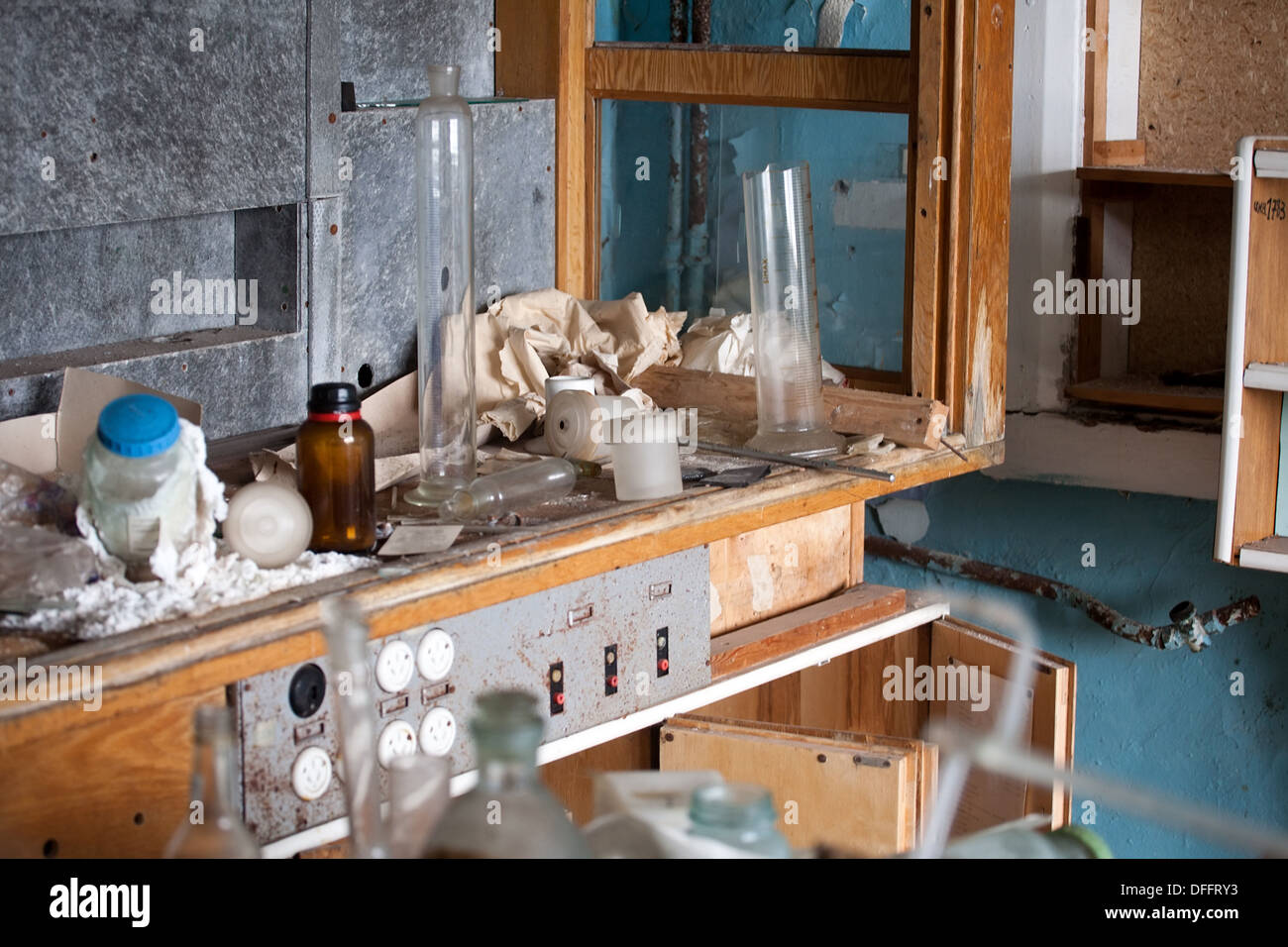 old deserted laboratory with garbage and the rest of equipment Stock ...