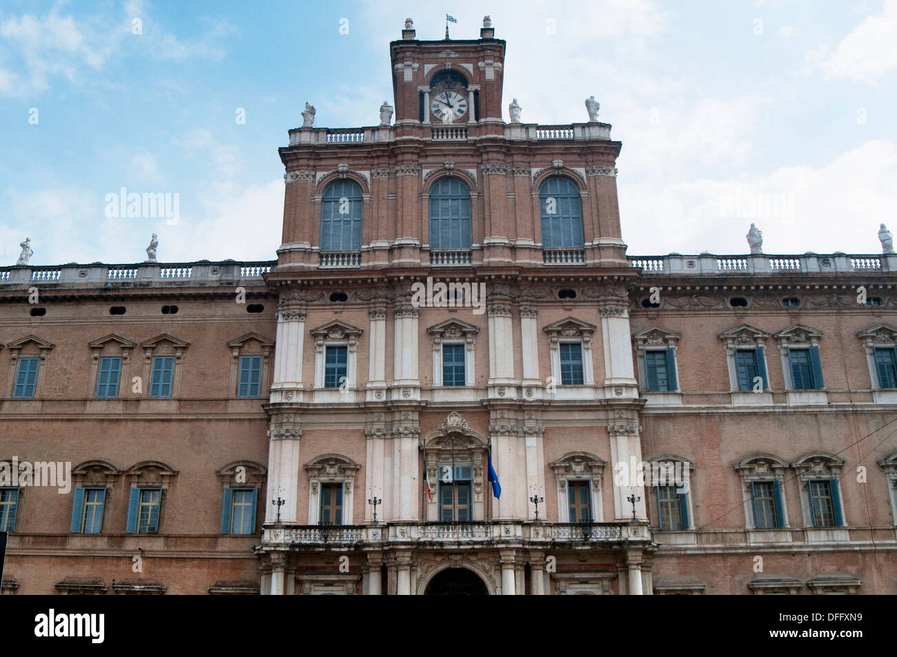 School of modena hi-res stock photography and images - Alamy
