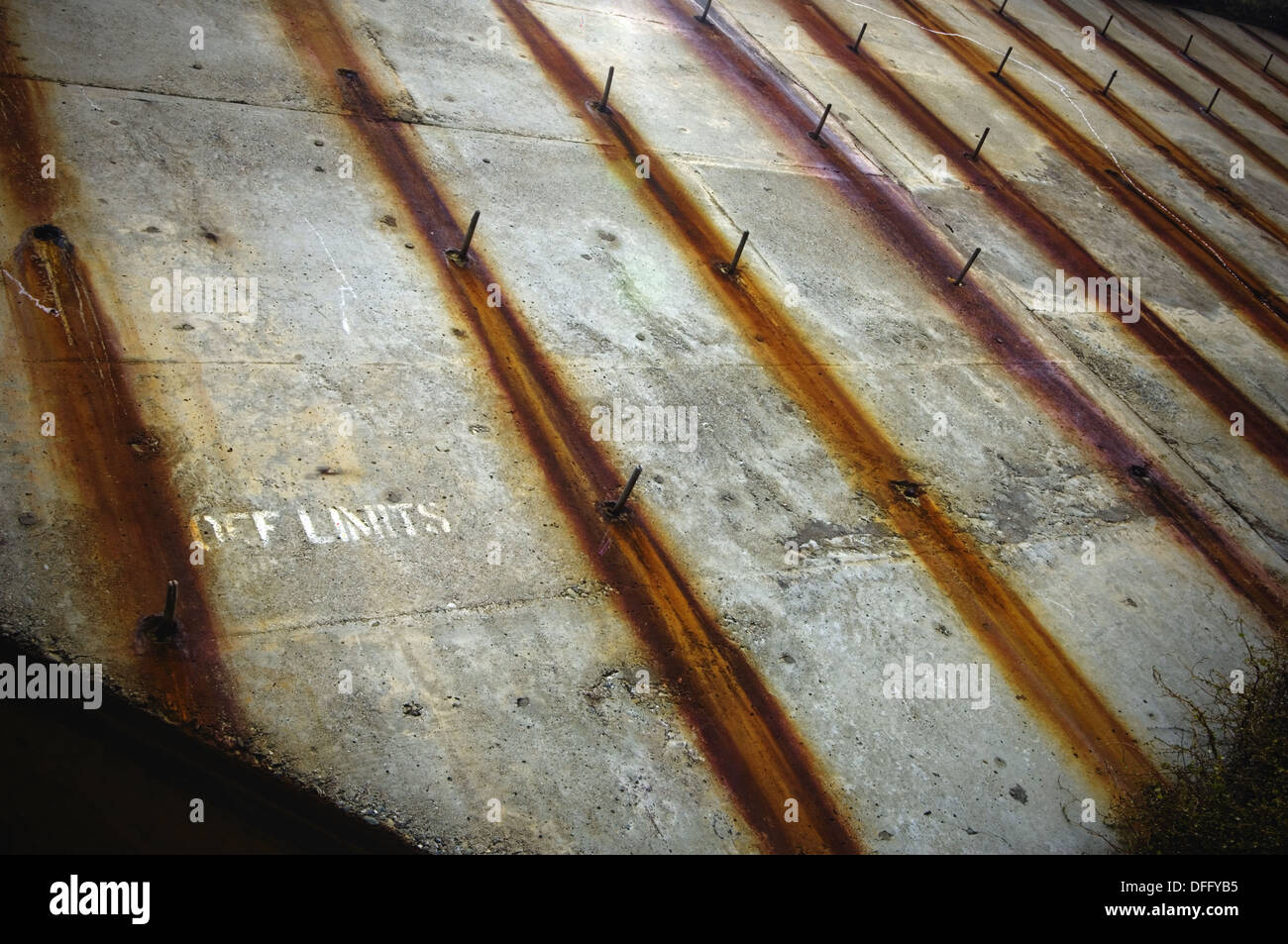 Battery limit hi-res stock photography and images - Alamy