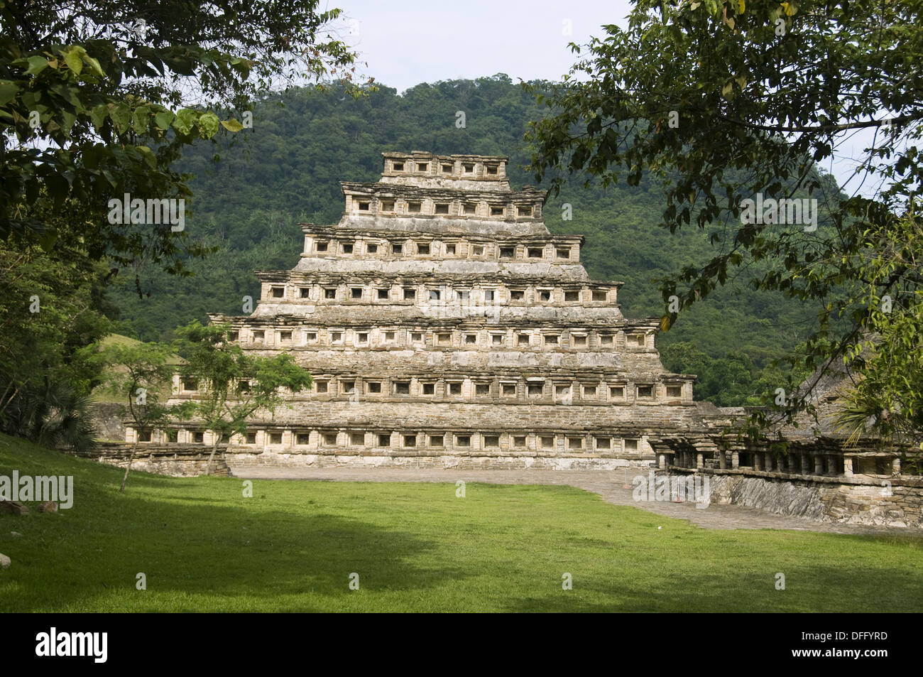 Niche pyramid pyramid hi-res stock photography and images - Alamy