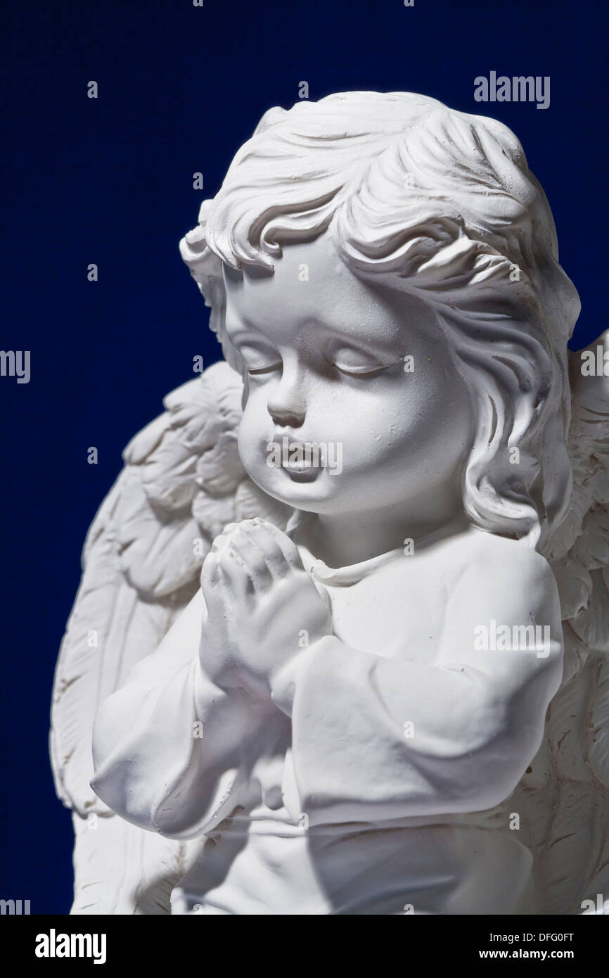 Praying angel hi-res stock photography and images - Alamy