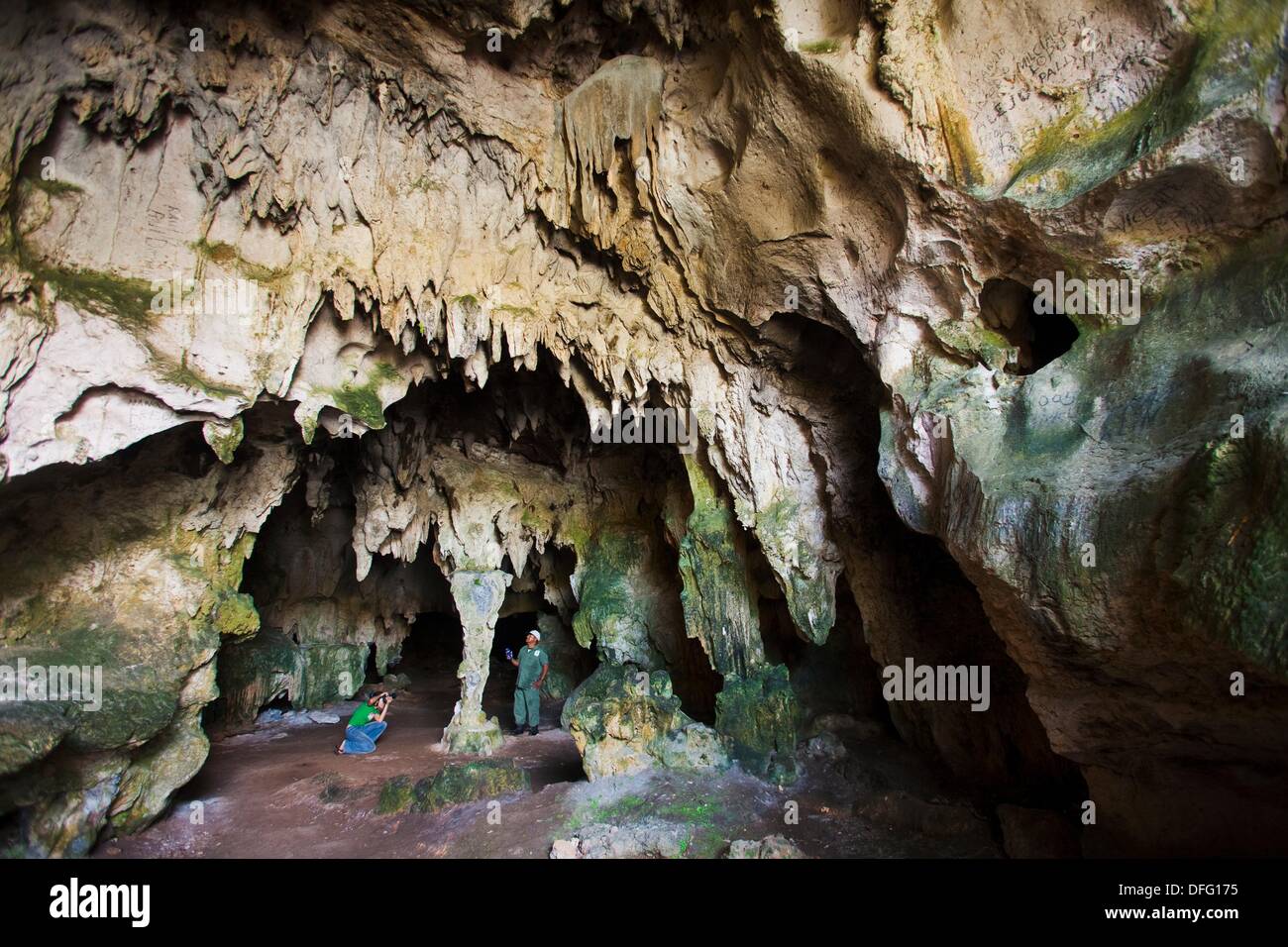 Cave cave s hi-res stock photography and images - Alamy