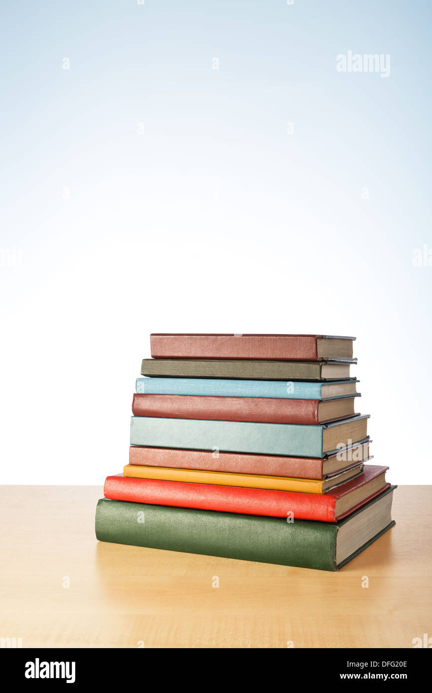 Book shelf hi-res stock photography and images - Alamy