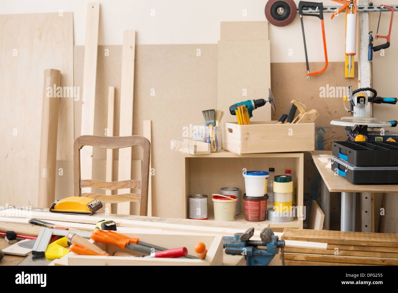 Carpentry hi-res stock photography and images - Alamy
