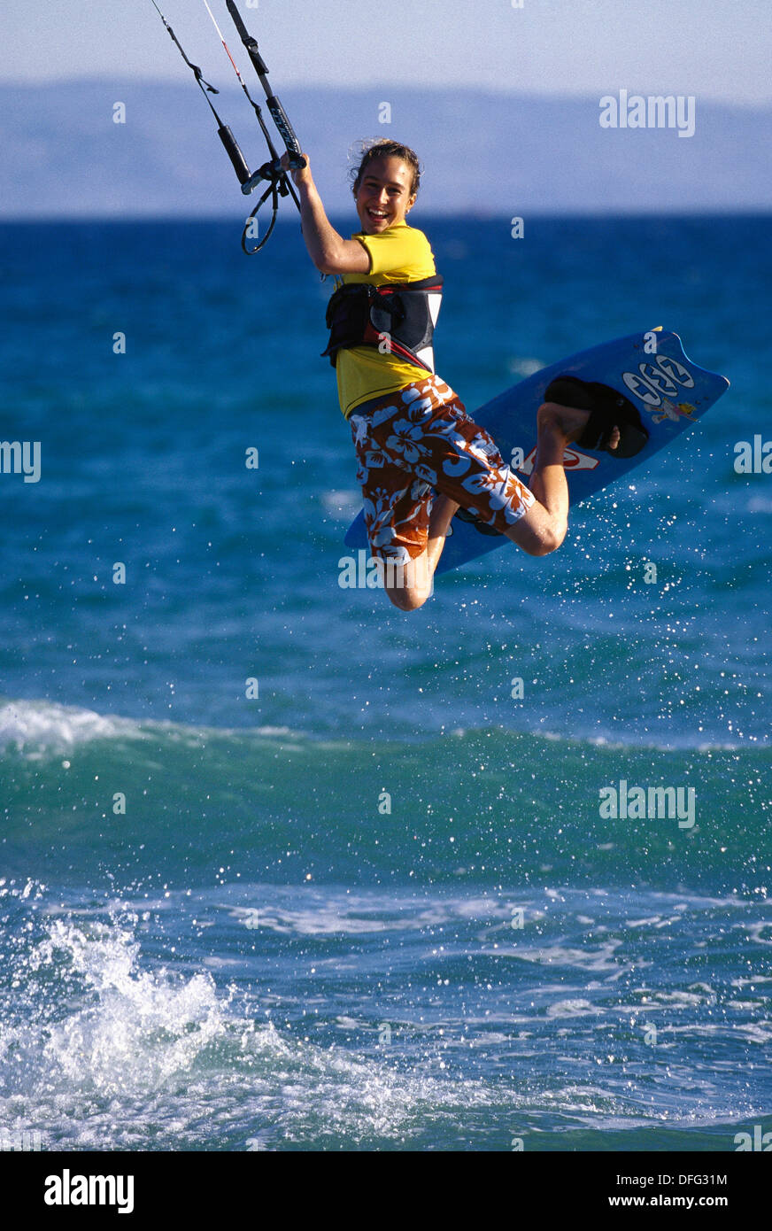 Kite surfing female sea hi-res stock photography and images - Alamy