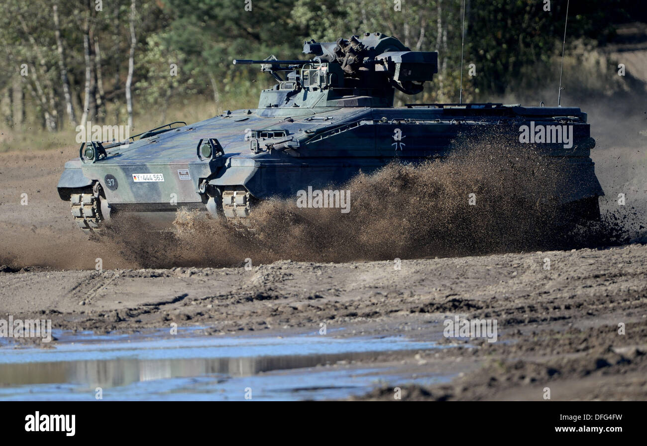 Marder Tank Stock Photos & Marder Tank Stock Images - Alamy