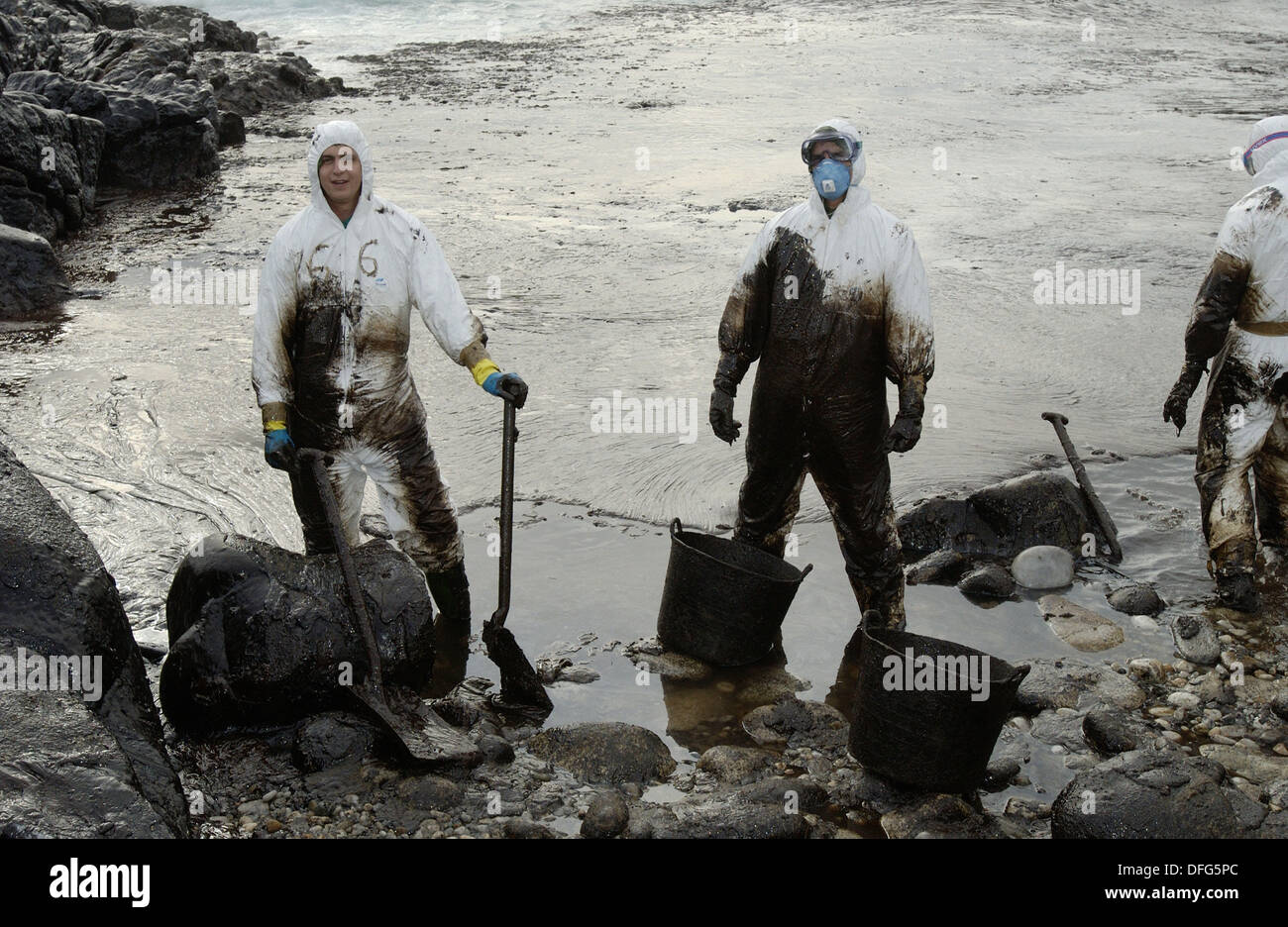 Oil spillage prestige oil tanker hi-res stock photography and images ...
