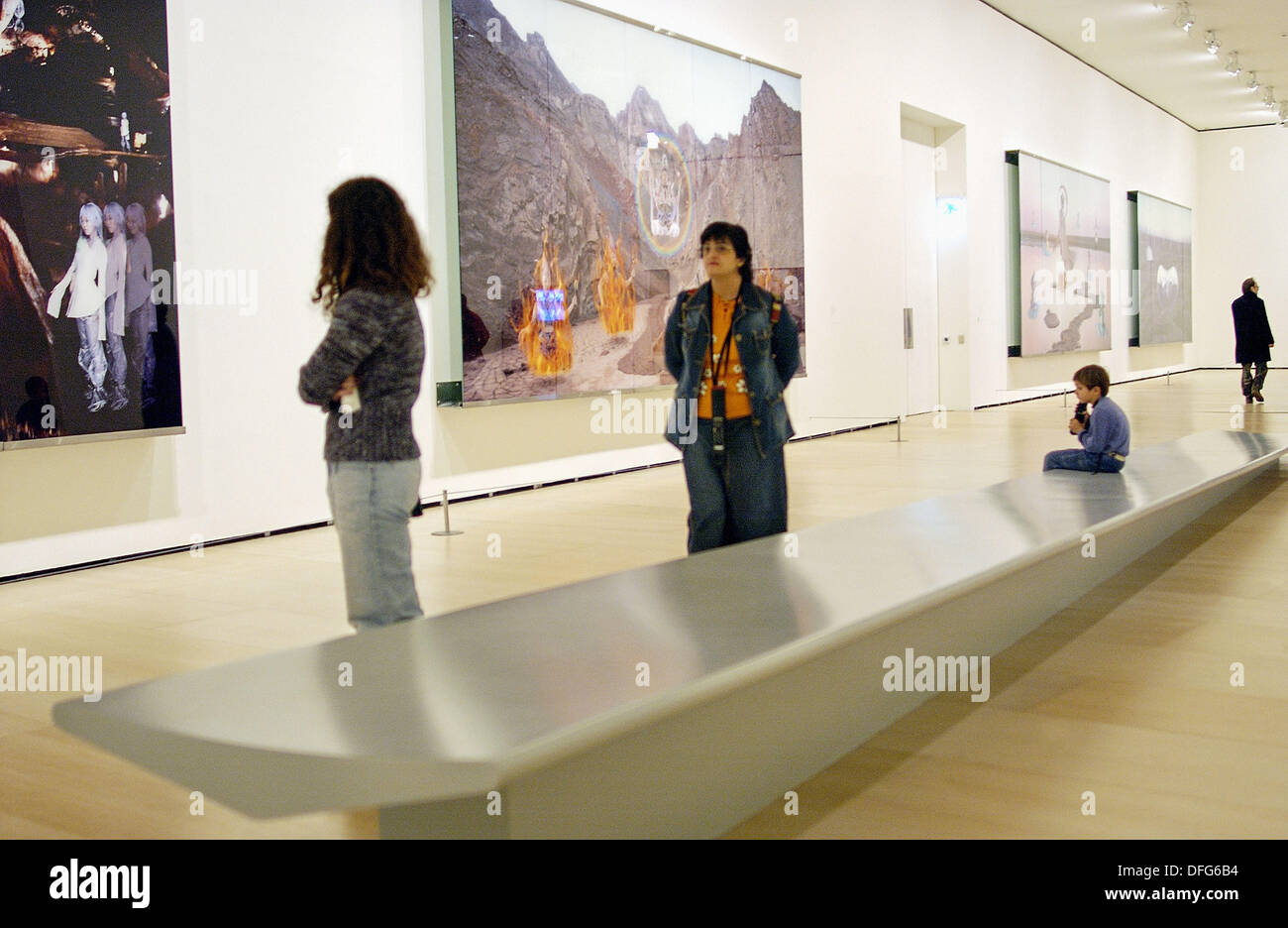 Frank gehry bench hi-res stock photography and images - Alamy