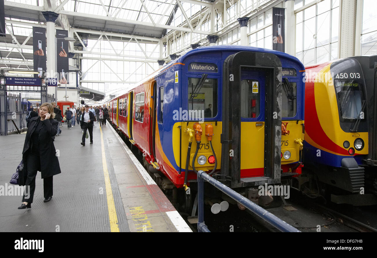 Inside waterloo station hi-res stock photography and images - Alamy