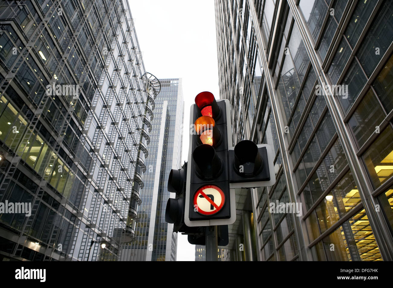 Red, buildings, london hi-res stock photography and images - Alamy