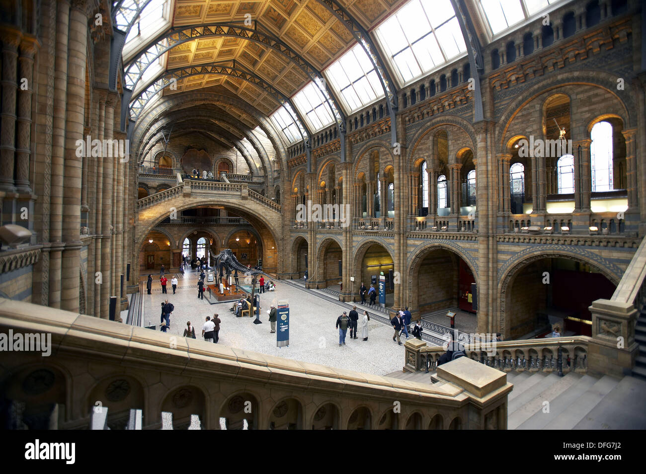 City hall building london interior hi-res stock photography and images ...