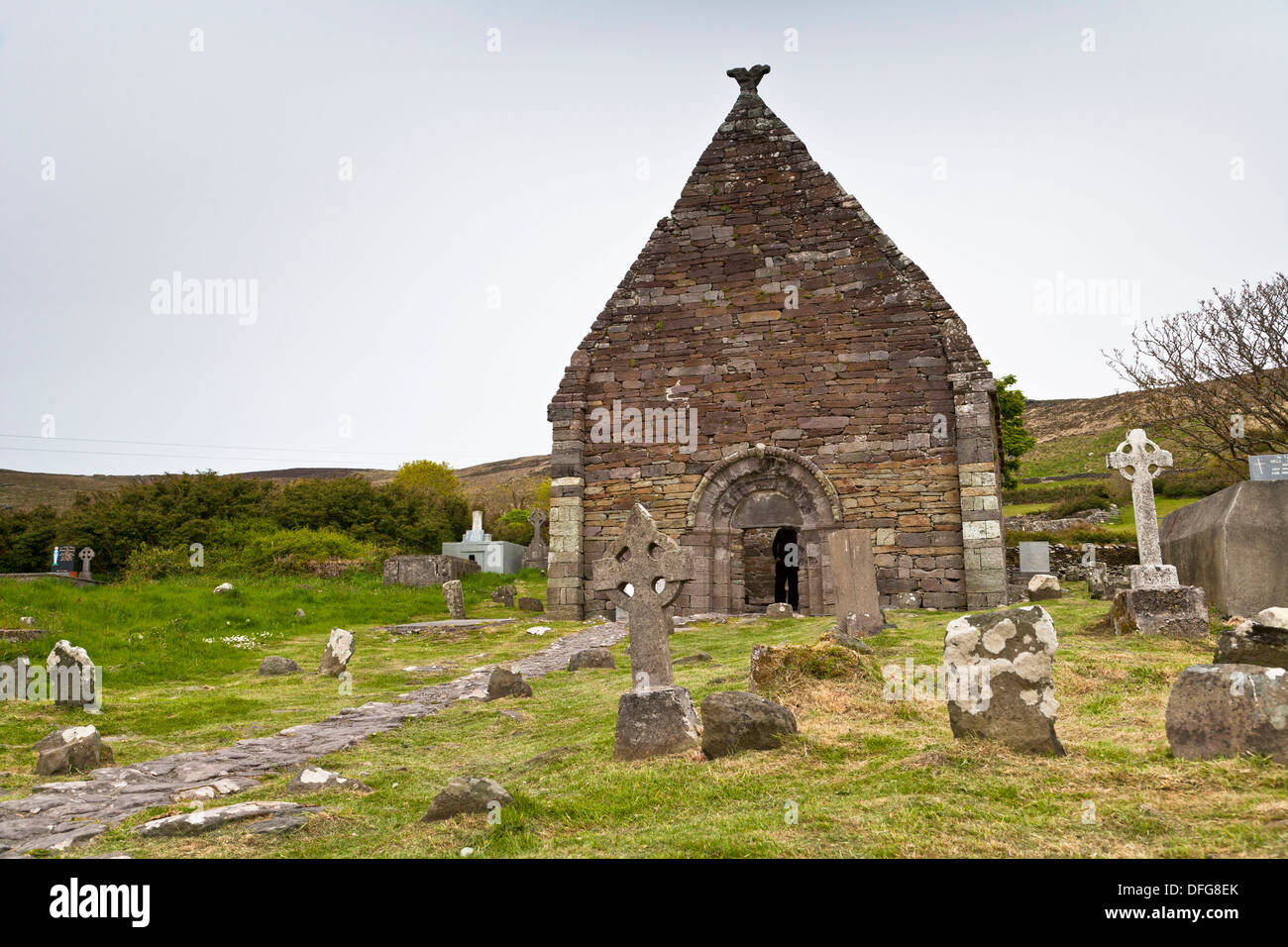 Dingle peninsula cemetery hi-res stock photography and images - Alamy
