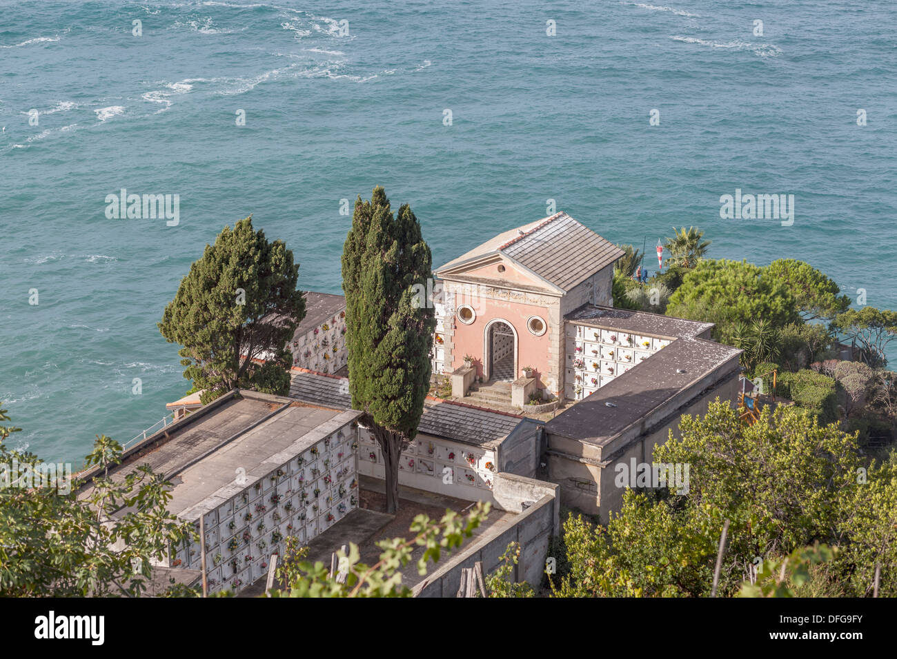 Cemetery of manarola hi-res stock photography and images - Alamy