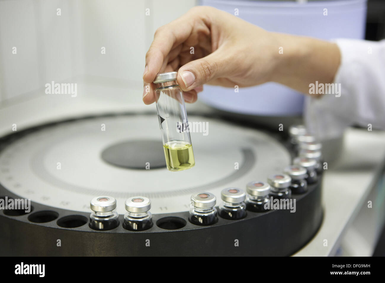 Chromatograph hi-res stock photography and images - Alamy