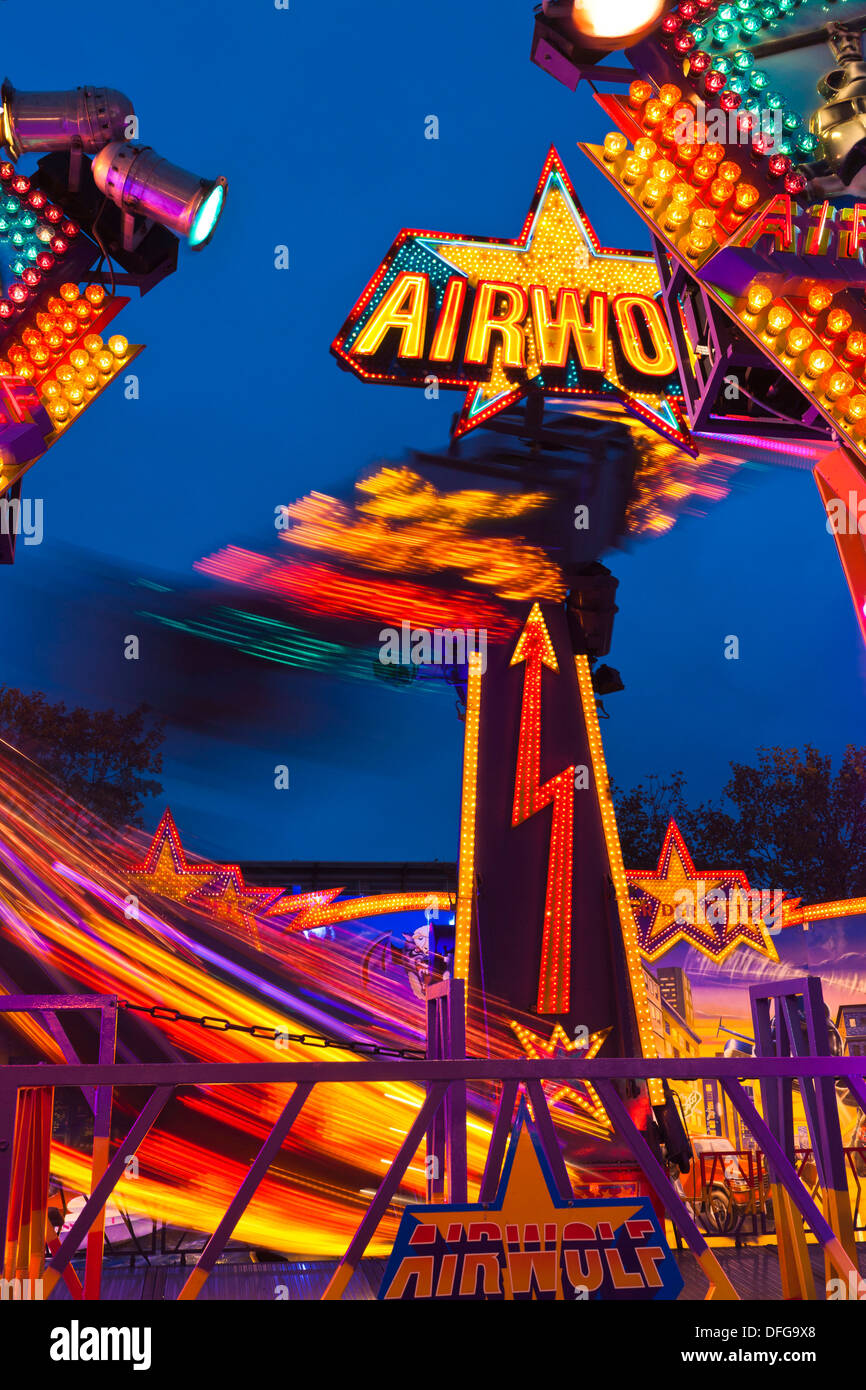 Thrill ride vertical hi-res stock photography and images - Alamy
