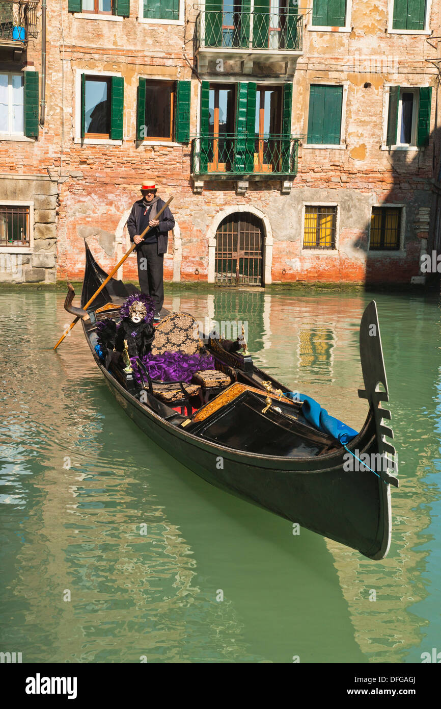Female gondolier in venice hi-res stock photography and images - Alamy