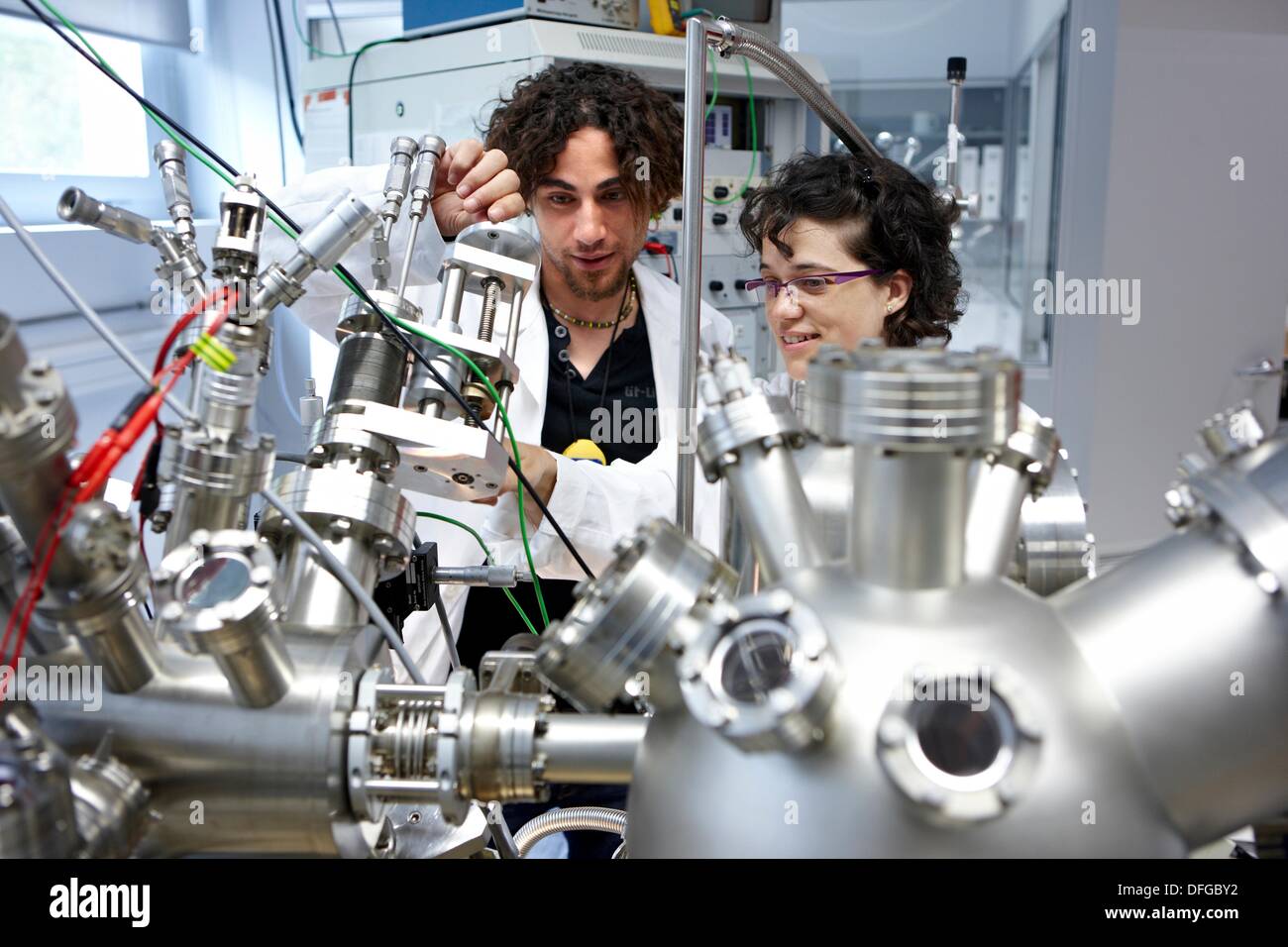 Scanning tunneling microscope hi-res stock photography and images - Alamy